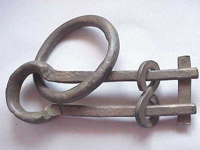 What is it? Large Antique Blacksmith Hand Forged Oxen Yoke Part Shackle ...