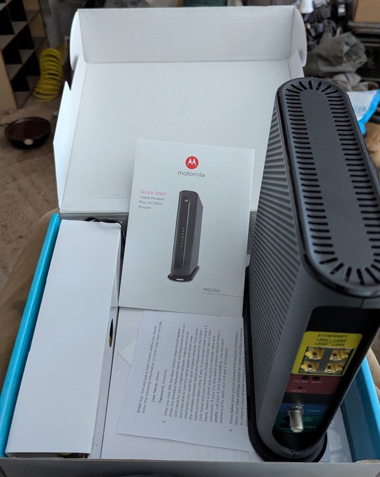 Motorola MG7550 16x4 Cable Modem Plus AC1900 Dual-Band WiFi Gigabit ...