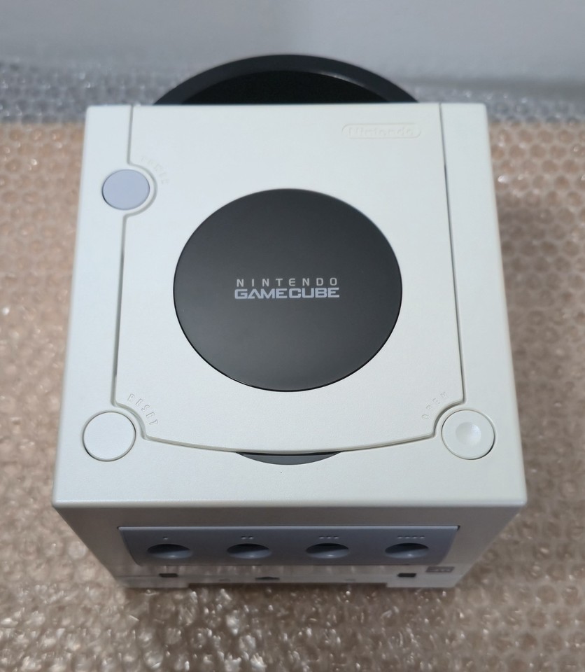 1/150 Final Fantasy Crystal White Nintendo Gamecube Console Prize Japan ...