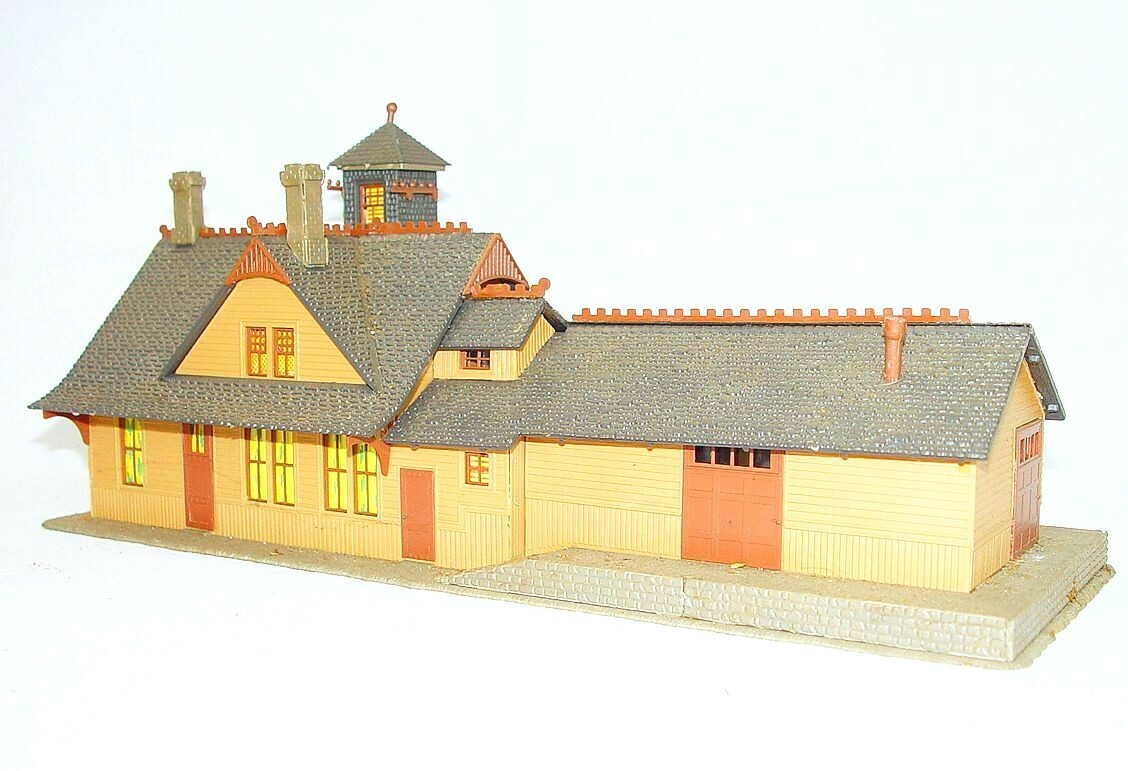 Pola Quick Playcraft HO 1:87 USA "RICO" RAILWAY STATION BUILDING Ready ...