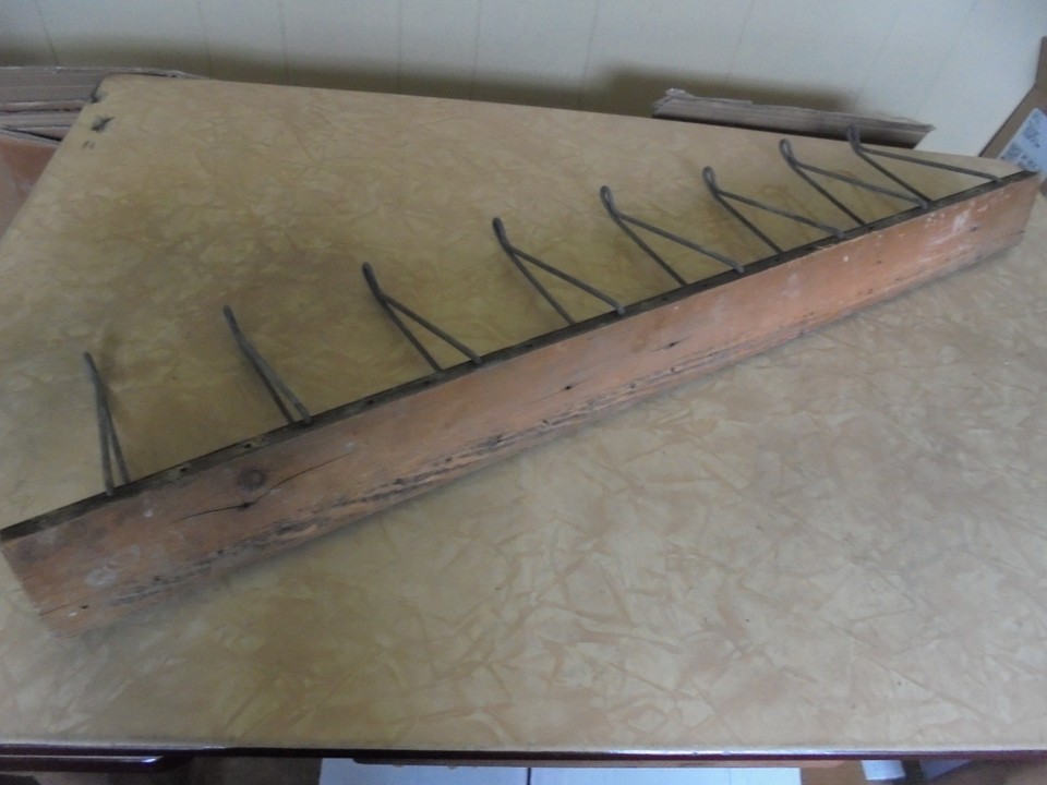 Vintage Gates FAN BELT Display RACK Wood w/ metal hooks Garage Sign Gas ...