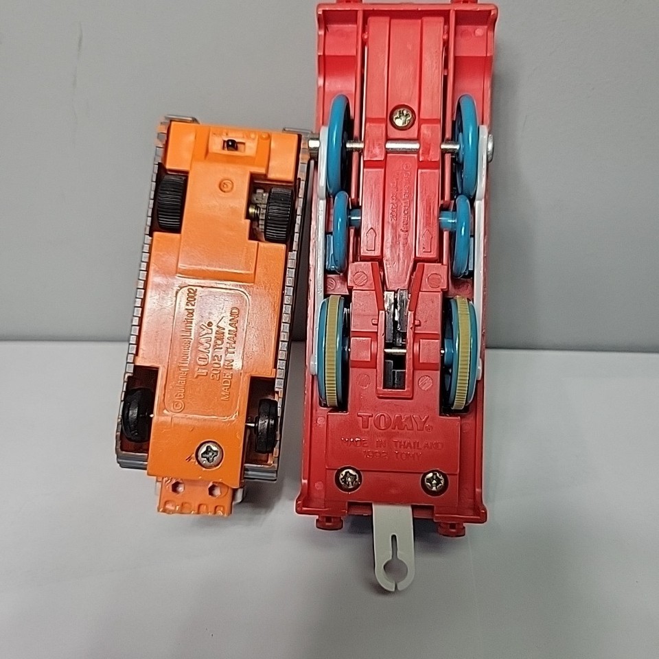 TOMY Trackmaster Thomas at the Timber Yard Log Barrels Terence | eBay