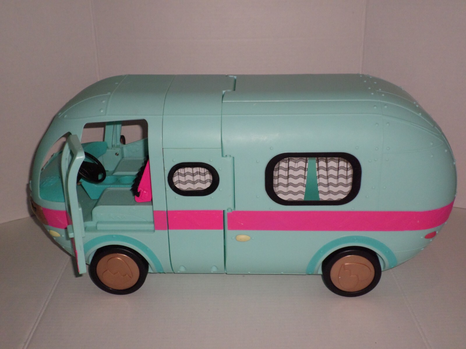 LOL Surprise OMG 2 IN 1 GLAMPER Playset RV Camper Van House MGA ...