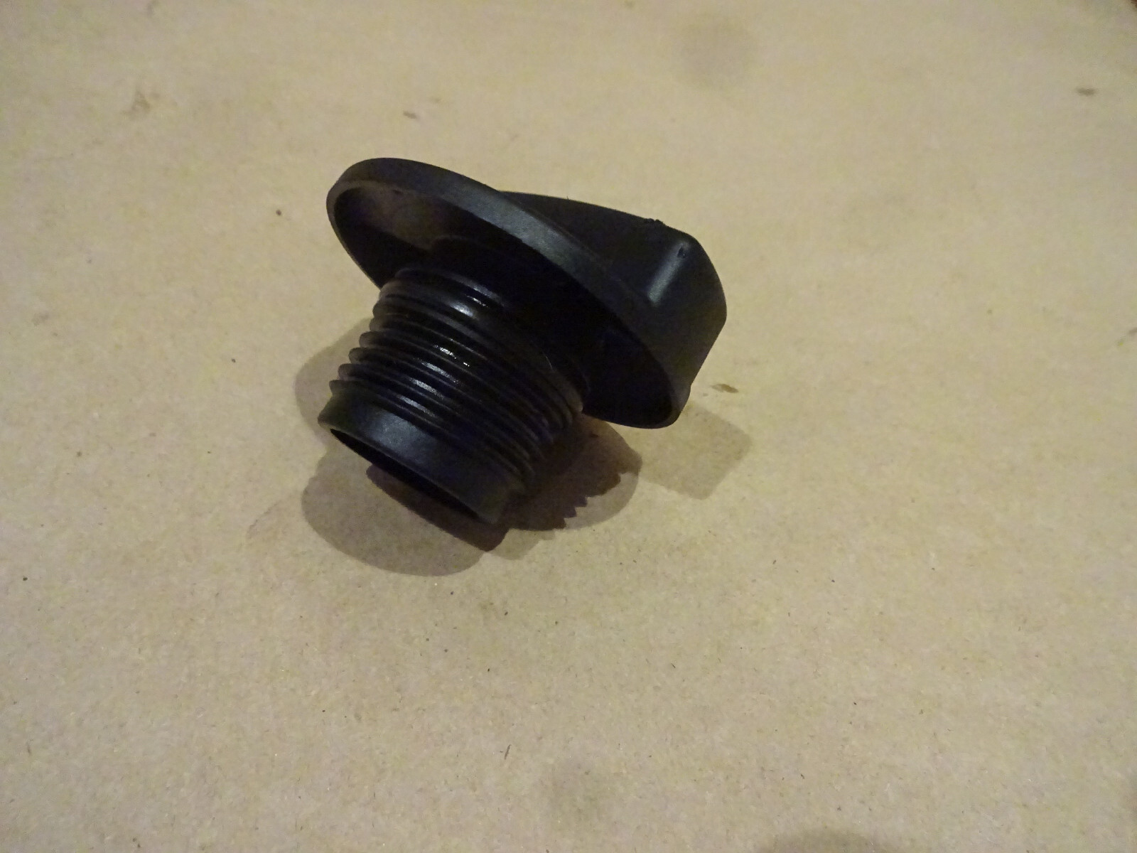 Ferrari California- Oil Filler Cap P/N 247720 | eBay