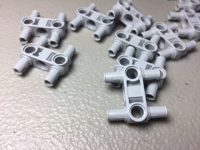 3 LEGO 1x3 Medium Stone Technic Axle Joiner Perpendicular 3l W 4 Pins ...