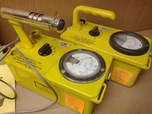 Victoreen geiger counter kit CDV777, includes CDV700/715, headphones ...