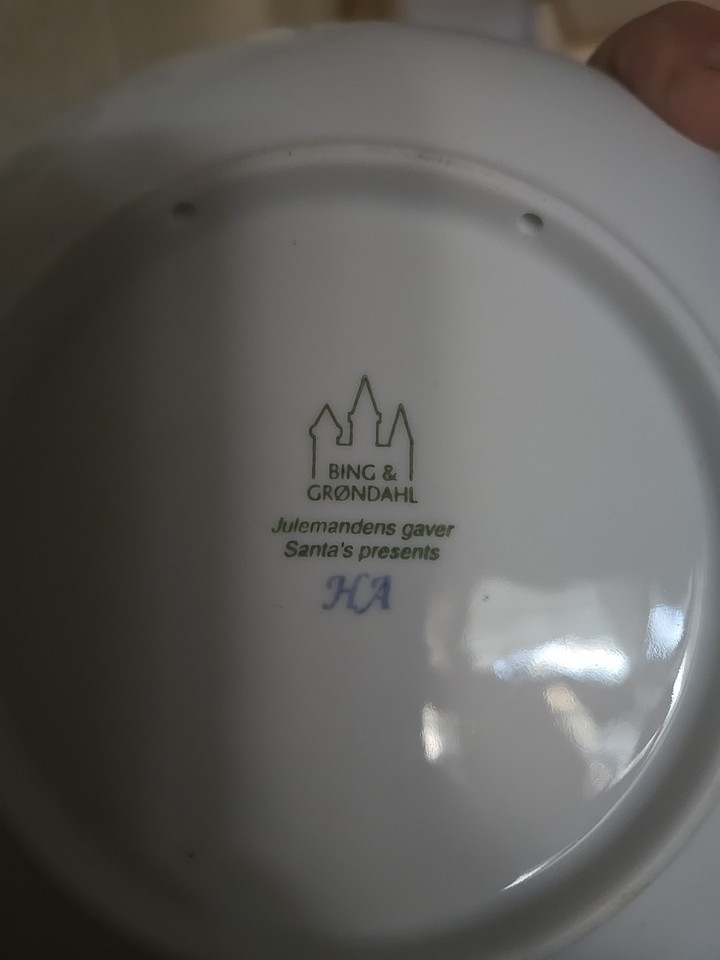 Bing & Grondahl Jule After 2015 Plate Santa’s Presents Blue Porcelain ...