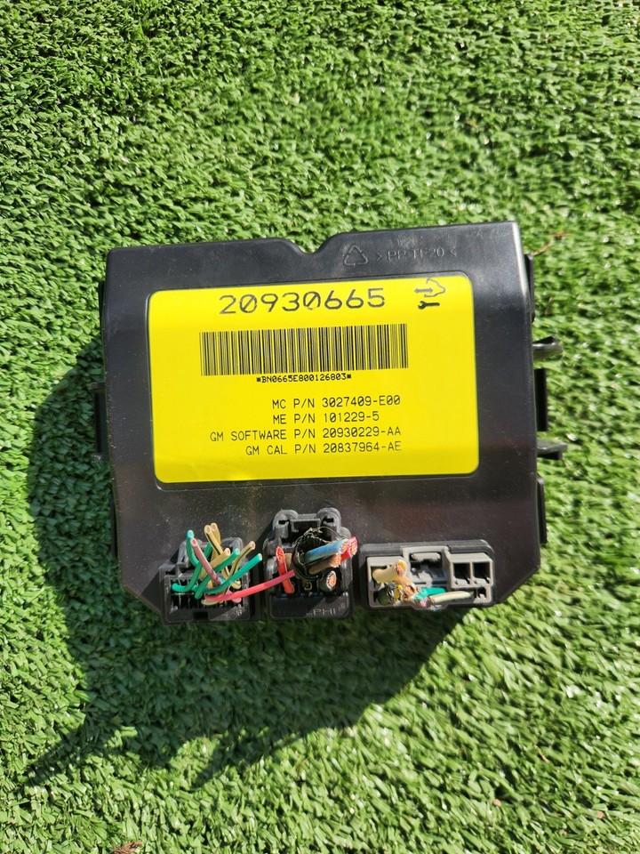 Cadillac SRX 2010-2015 Rear Power Liftgate Tailgate Control Module OEM ...