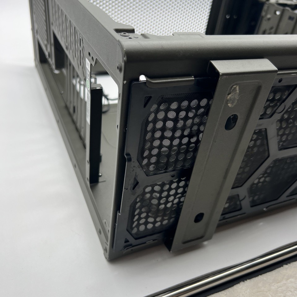 Limited Edition Corsair Vengeance C70 Mid-Tower Case Military Green | eBay