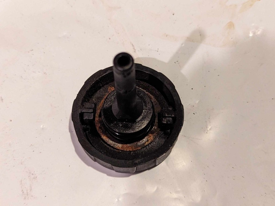 Saab 9-3 Power steering pump Reservoir Cap 2003-2011 9-3 9-3X 12790707 ...