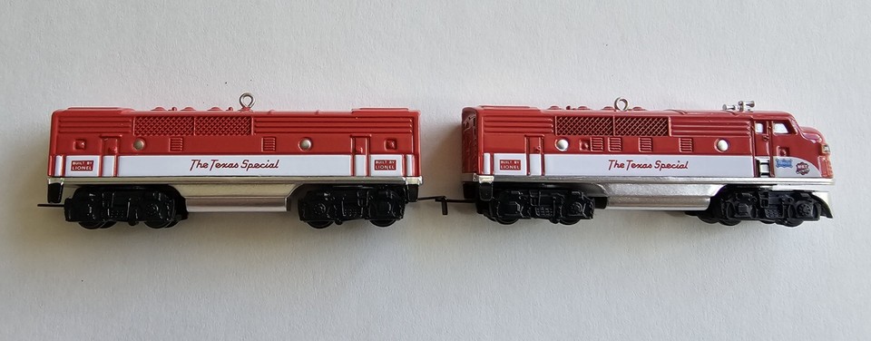 New 2018 Rare Set of 2 Lionel Trains Texas Special Locomotive & "B ...