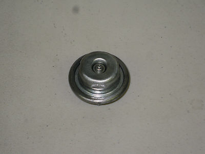 Subaru 2.5L SOHC Fuel Injection Pressure Regulator Pulsation Damper OEM ...