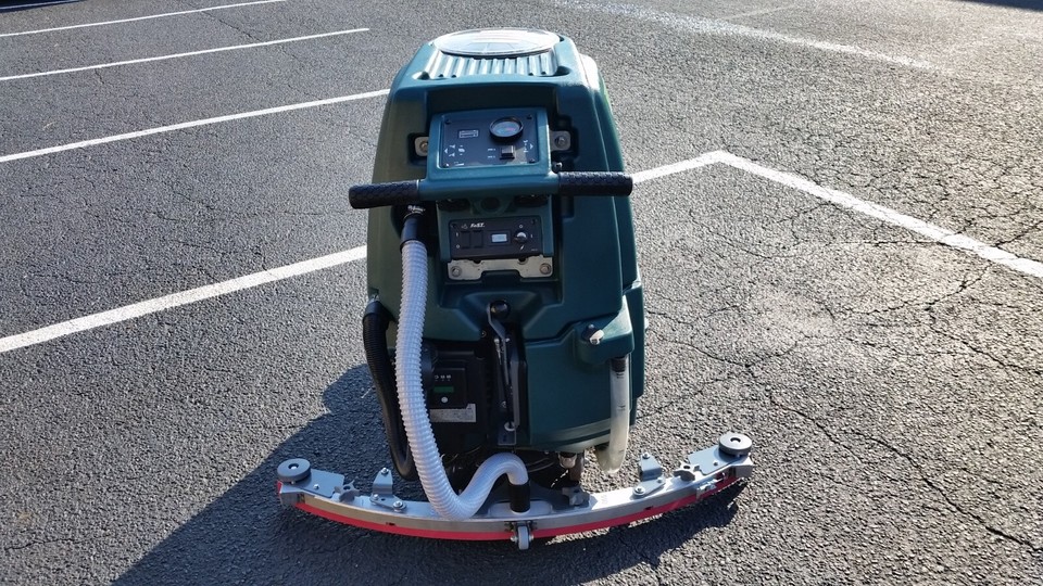 NOBLES SS5 (Tennant T5) FLOOR SCRUBBER 32" under 300 hours 60day parts ...