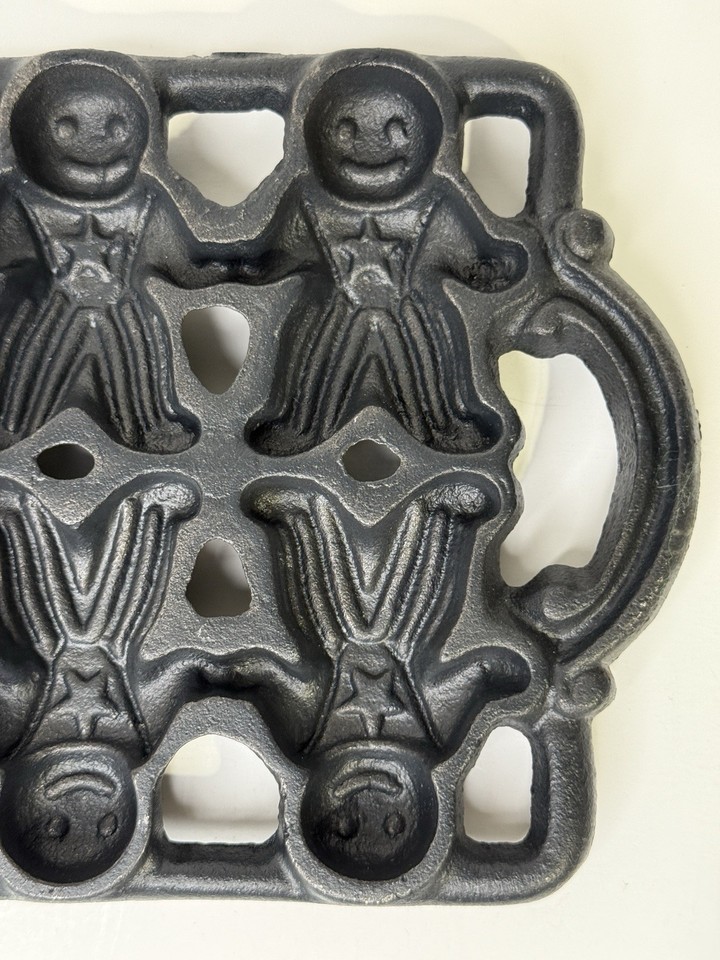 Vintage John Wright Gingerbread Man Christmas Cookie Baking Cast Iron ...