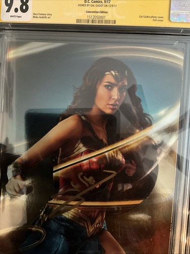 Wonder Woman #26 CGC 9.8 SS ⚡️ Convention Variant FOIL SIGNED GAL GADOT ...