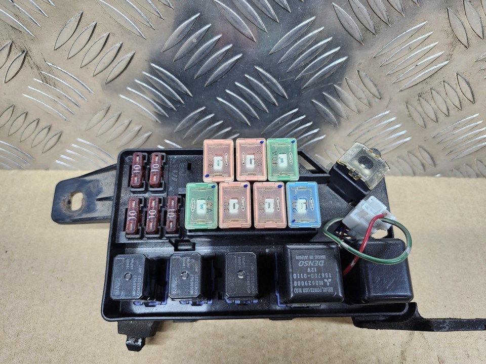 Mitsubishi shogun sport fuse box MR409811 pajero 2003 2004 2005 2006 ...