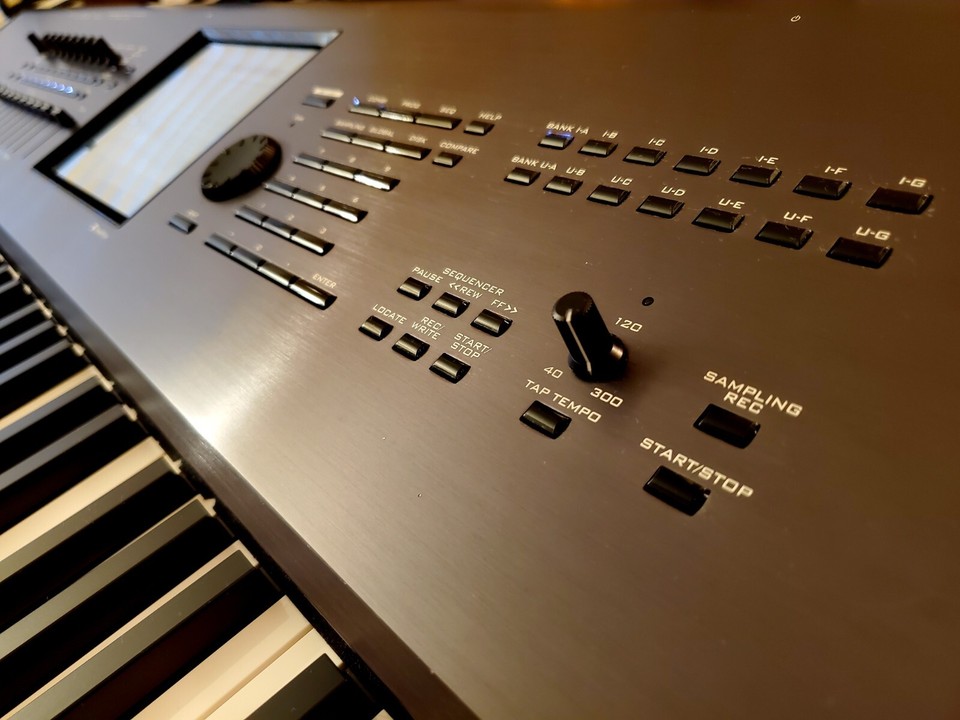MUST SEE!!! KORG KRONOS X 88 IN FACTORY BOX! FULLY SERVICED IN AMAZING ...