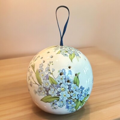 Royal Windsor Woods Of Windsor Fine Bone China Fragrance Diffuser Pomander Ball | eBay
