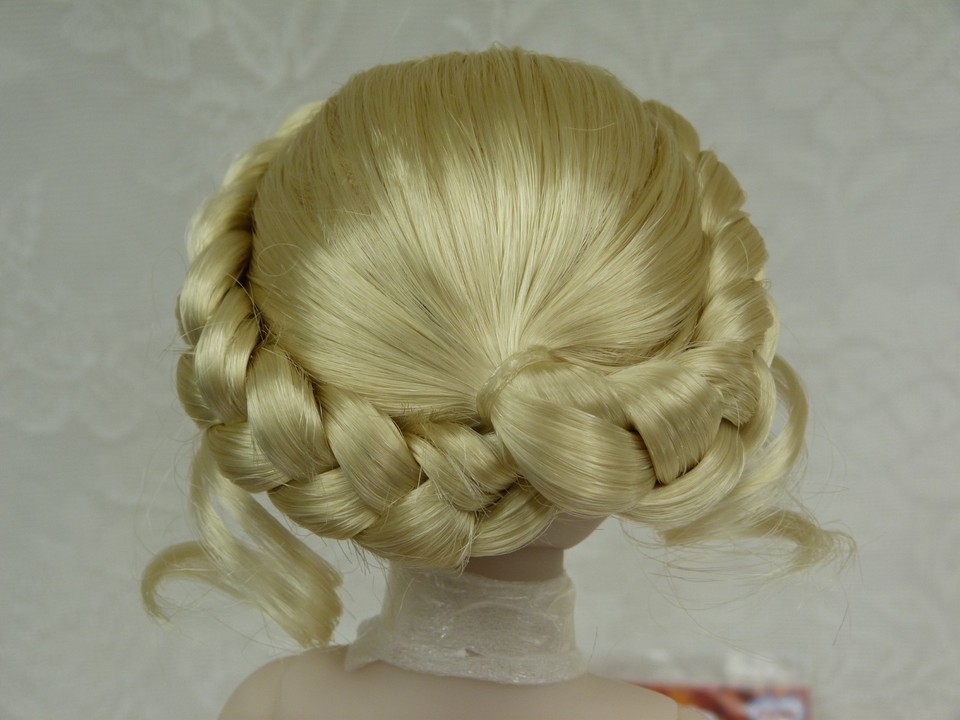 WIG New Blonde Braided Constance Pilgrim Ruby Red Fashion Friends Doll ...