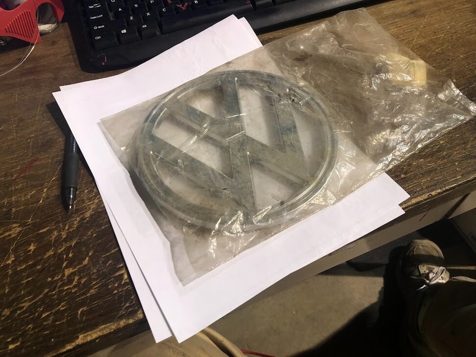 NOS Genuine Volkswagen Vw Emblem Front VW BUS VANAGON Type 241 853 601 ...