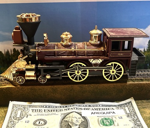 Older Vintage Model Train SS 7501 Steam Locomotive burgundy display ...