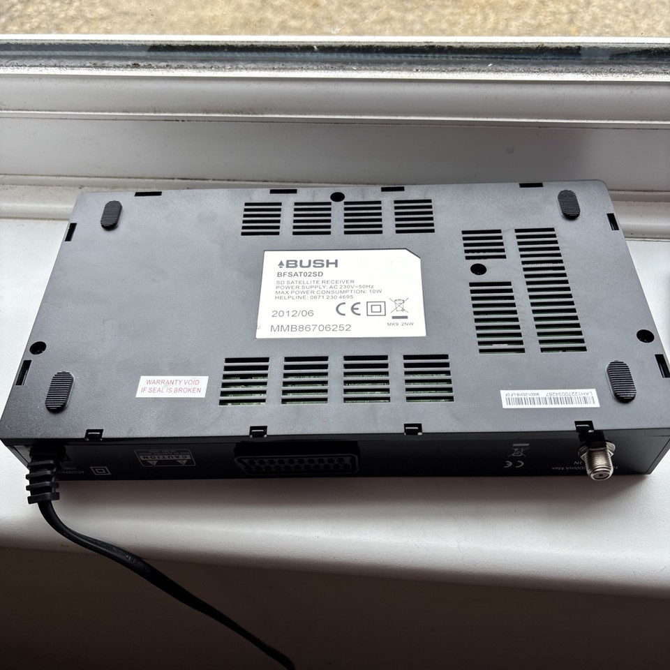 Bush Freesat SD Satellite TV Receiver Set Top Box with Remote BFSAT02SD ...
