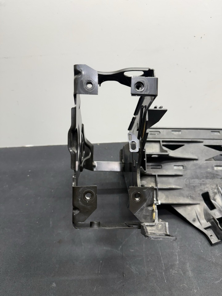 For BMW F10 528 535 550 51647200793 BM1225134 Radiator Outer Support ...