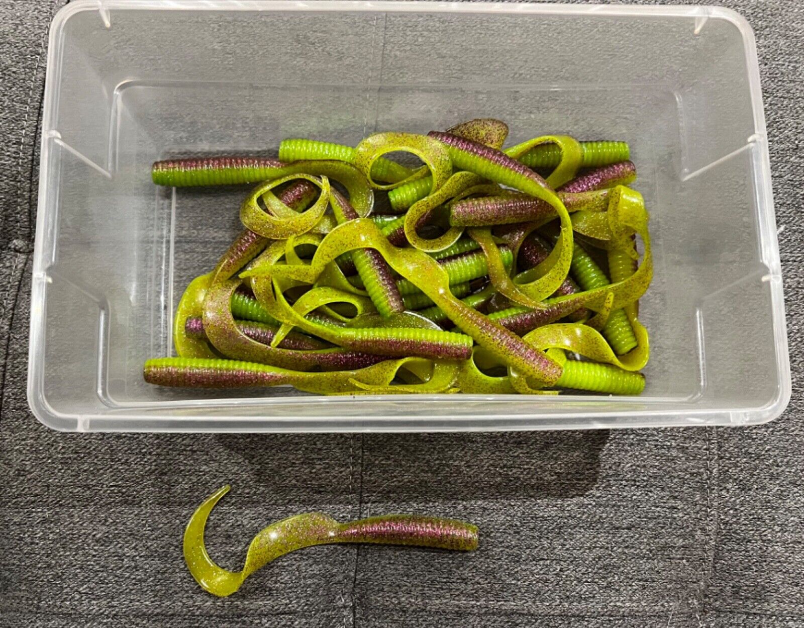 27 pack- 8" Single Tail Grubs- Purple Chartreuse | eBay