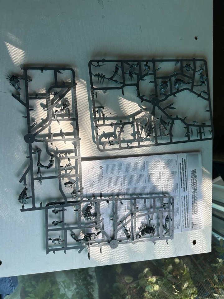 Huge Lot Of Vintage Warhammer And Warhammer 40k Spare Pieces-games ...