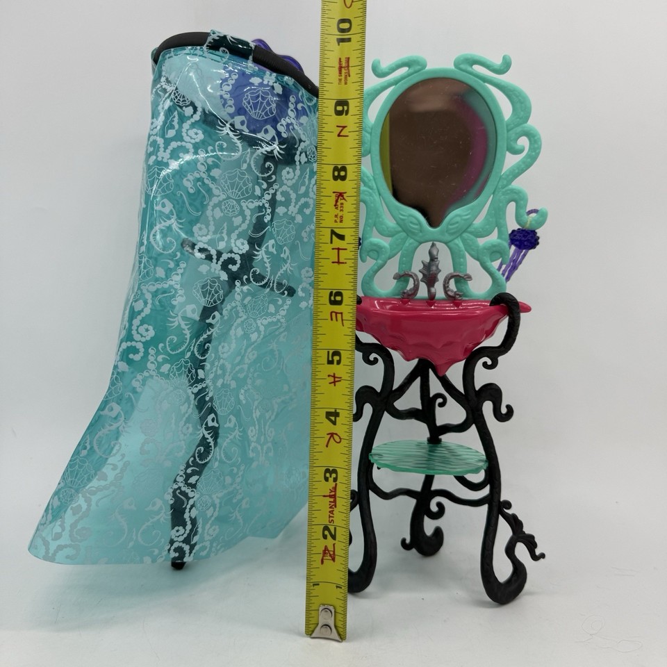 Monster High Lagoona Blue Shower Vanity Bathroom Playset 2012 ...
