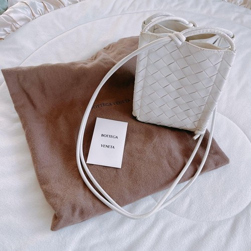 Bottega Veneta White Shoulder Bag StylishUsedMinor Scuff on Bottom | eBay