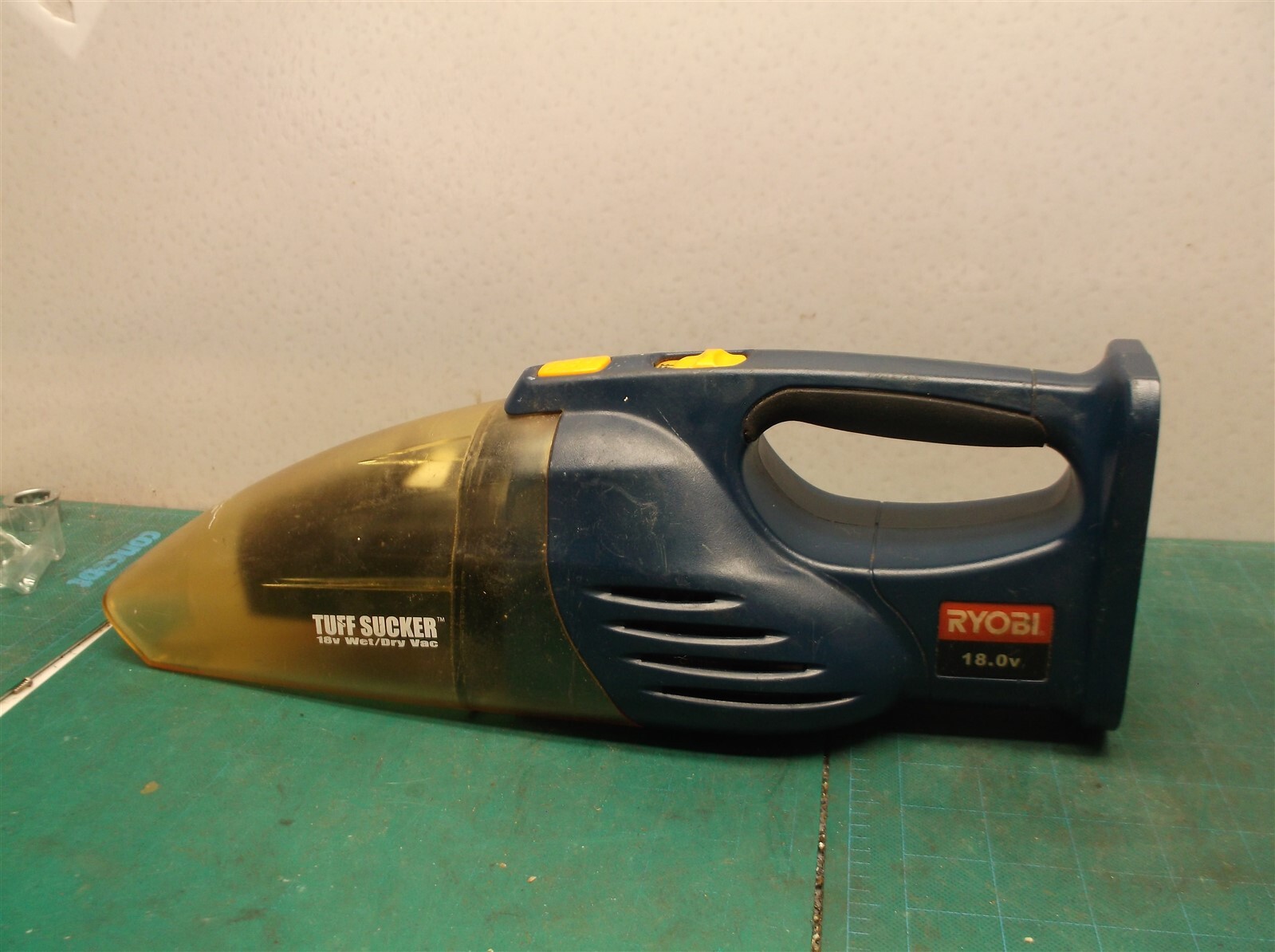 RYOBI VC180 Tuff Sucker Wet/Dry Hand Vac 18.0v ONE+ (Tool Only) s/n ...