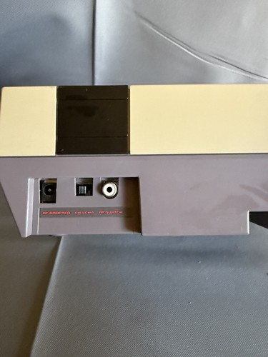 Nintendo Entertainment System NES-001 Console With 2 Controllers ...