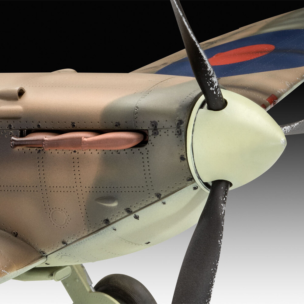 Revell+%2805688%29+-+Spitfire+Mk.II+Aces+High+Iron+Maiden%2C+Level+4 ...