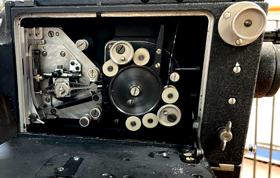 MITCHELl 16mm Pro Motion Picture Camera with accessories reconditioned ...