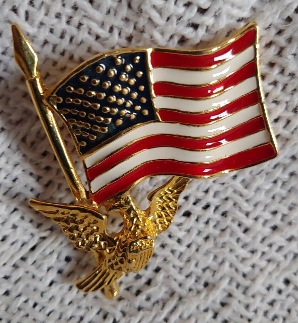 Vintage American USA Flag Eagle Pin Gold Tone Enamel - Gem