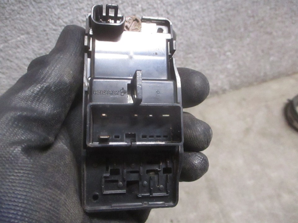 Passenger Front Window Switch CHEVY ASTRO VAN 97 98 99 00 01 02 03 04 ...