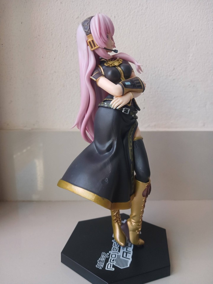 Vocaloid Hatsune Miku Project Diva Arcade Megurine Luka Figure Model ...