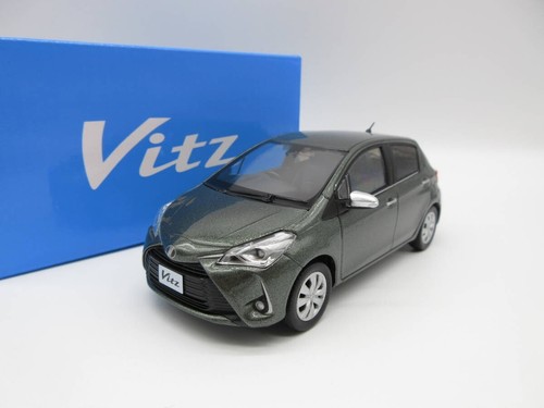 1:30 Toyota Vitz jewela color sample mini car olive mica metallic ...
