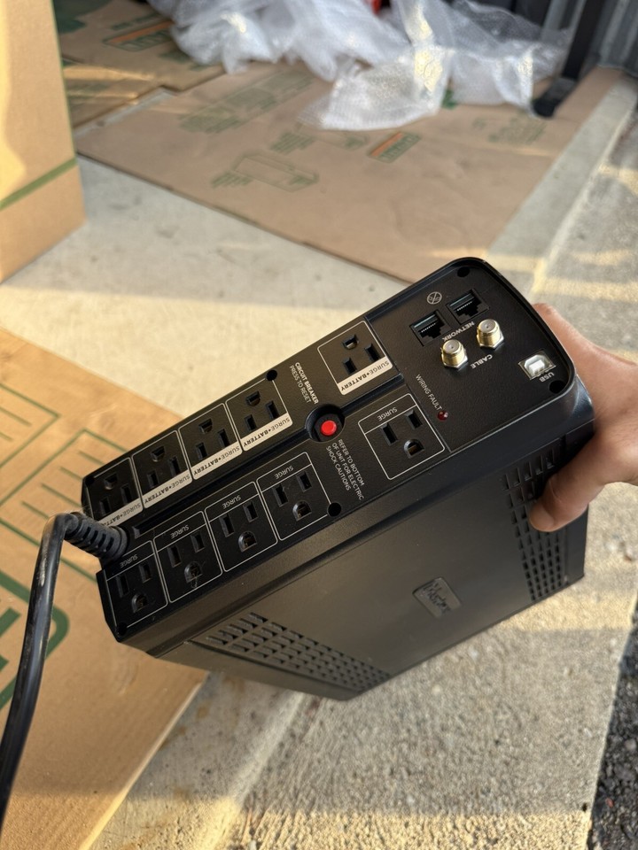 CyberPower Battery Backup 1500VA AVR LX1500GU 900W - Working with ...