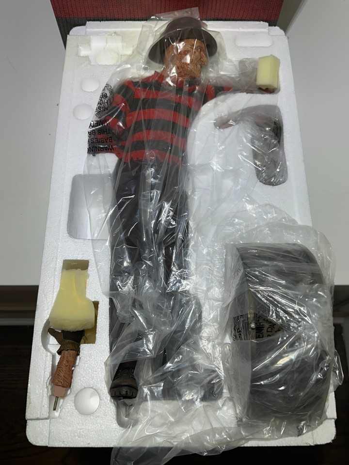 SIDESHOW COLLECTIBLES 7185 FREDDY KRUEGER PREMIUM FORMAT STATUE | eBay
