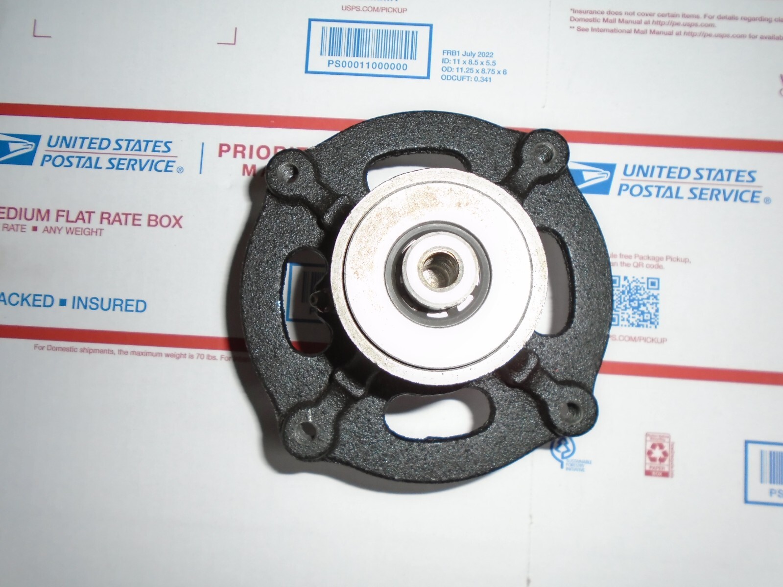 Briggs and Stratton OEM 84003175 - ARBOR ASSEMBLY - Original oem Part ...