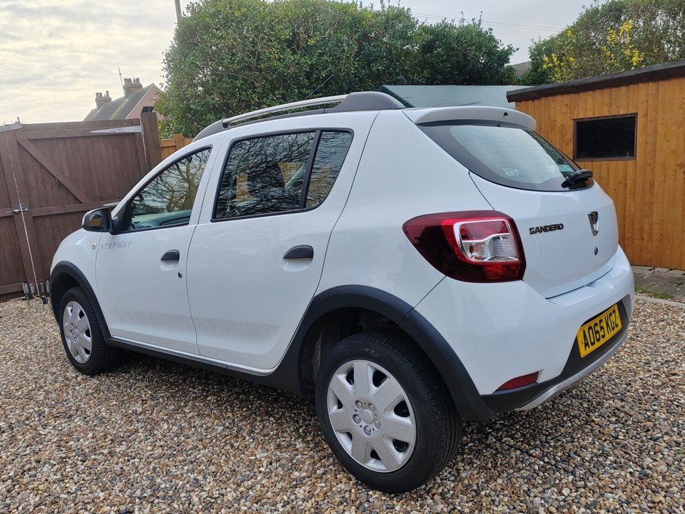 DACIA SANDERO STEPWAY with reliable 1.5DCi Renault engine, Excellent ...
