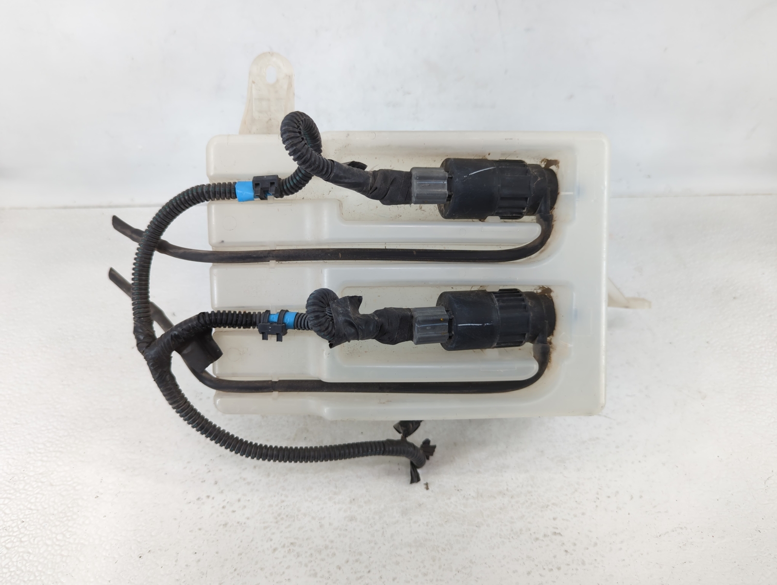 2012 Chevrolet Captiva Sport Windshield Washer Fluid Reservoir Bottle ...