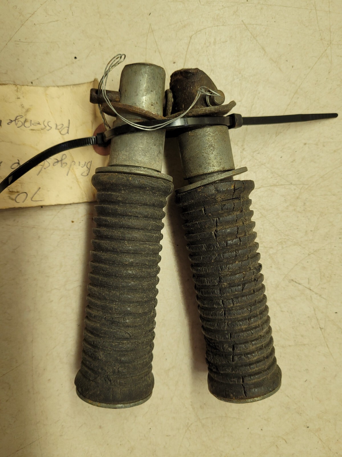 1970 Bridgestone Mach II SS-7 RS-7 200 bs5 Foot Pegs 5883 | eBay