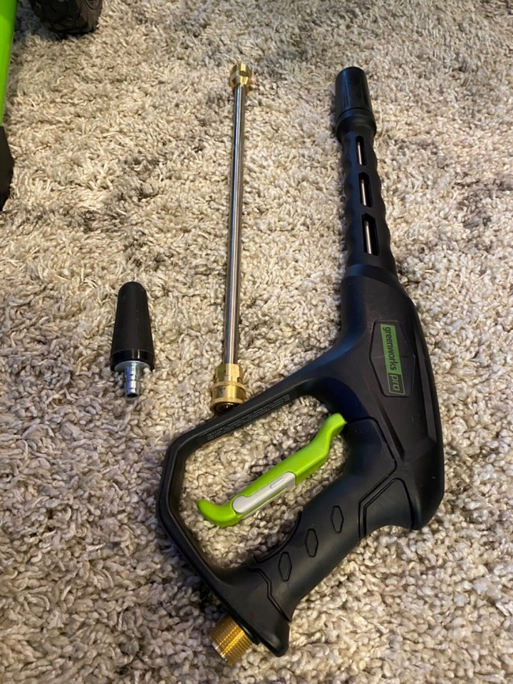 GreenWorks Pro 3000 MAX PSI 2.0 GPM Brushless Electric Pressure Washer ...