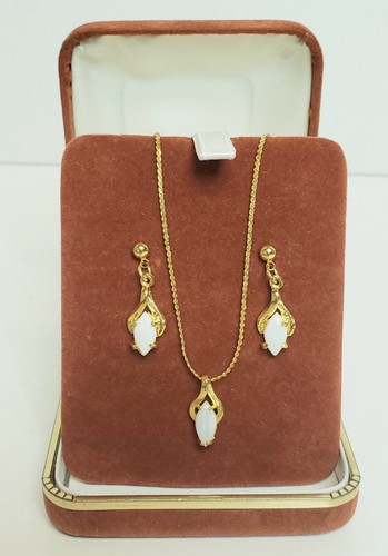Vintage Signed MERLITE Goldtone Necklace and Earrings Set 1970s | eBay