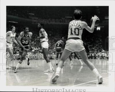 1981 Press Photo Houston Rockets vs. Boston Celtics play NBA basketball ...