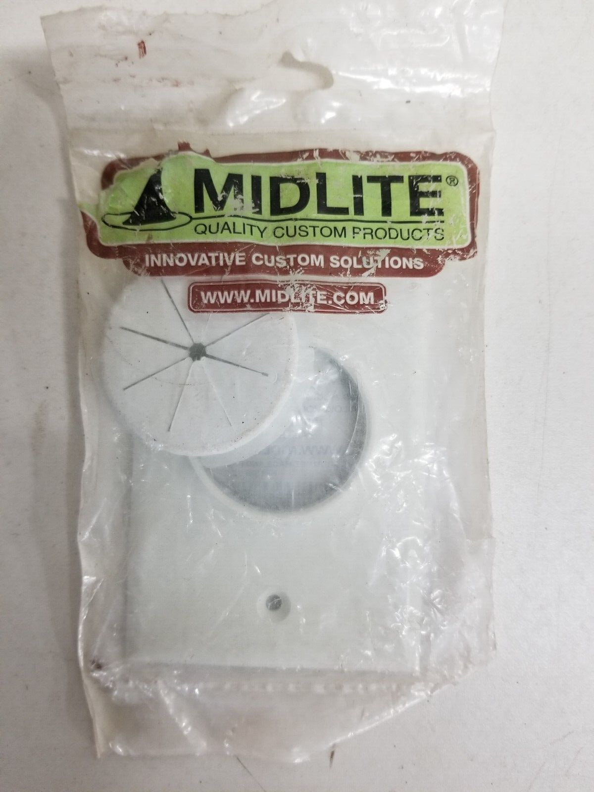 MidLite 1GWH-GR1 One Gang Wireport w/Grommet & screw hardware clr-White ...