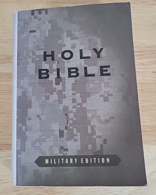 Holy Bible Military Edition GNT Pocket Compact USA Digital Camo Army ...